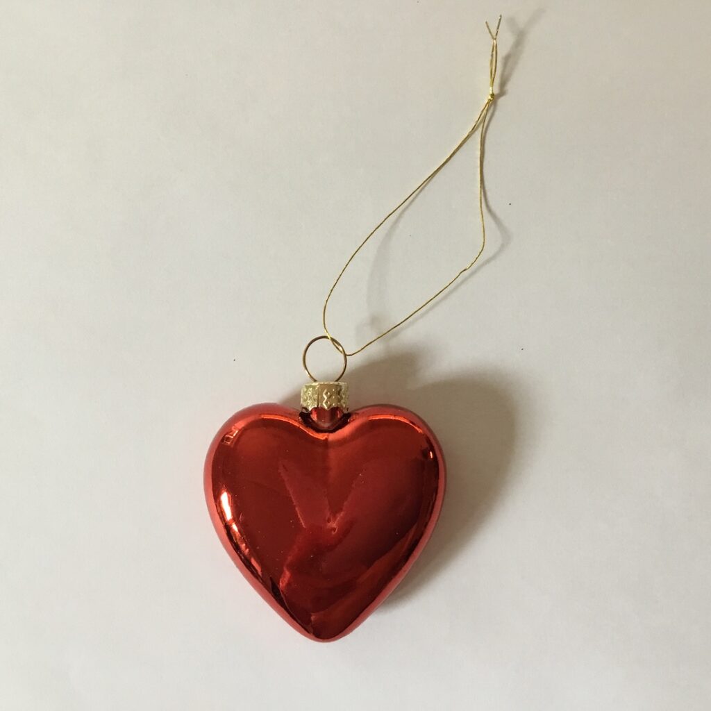 Lille rødt glimmer hjerte - Hjertet har guld top & snor Dekolagersalg